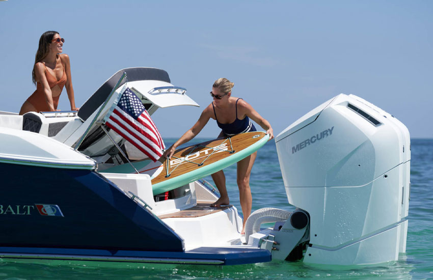 Bowrider Boats Shootout: Cobalt R35 Outboard vs Sterndrive - Cobalt Boats